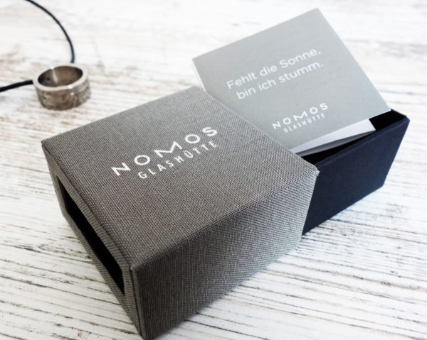 NOMOS Sonnenuhr-Ring / Bauernring: Preisbrecher-Manufakturkaliber aus ...