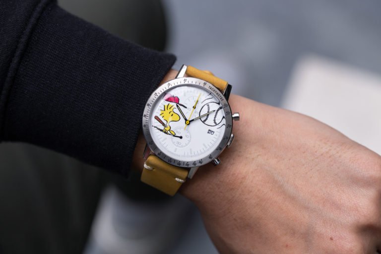 UNDONE Peanuts-Uhr / Moonwatch: Sonderedition mit Snoopy, Charlie Brown ...