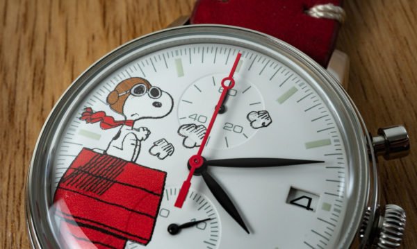 UNDONE Peanuts-Uhr / Moonwatch: Sonderedition mit Snoopy, Charlie Brown ...