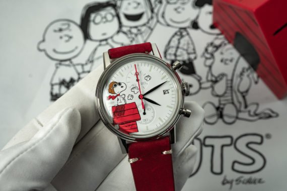 UNDONE Peanuts-Uhr / Moonwatch: Sonderedition mit Snoopy, Charlie Brown ...