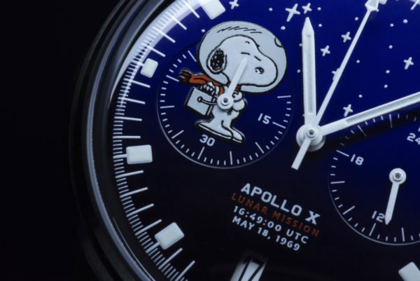 UNDONE Peanuts-Uhr / Moonwatch: Sonderedition mit Snoopy, Charlie Brown ...