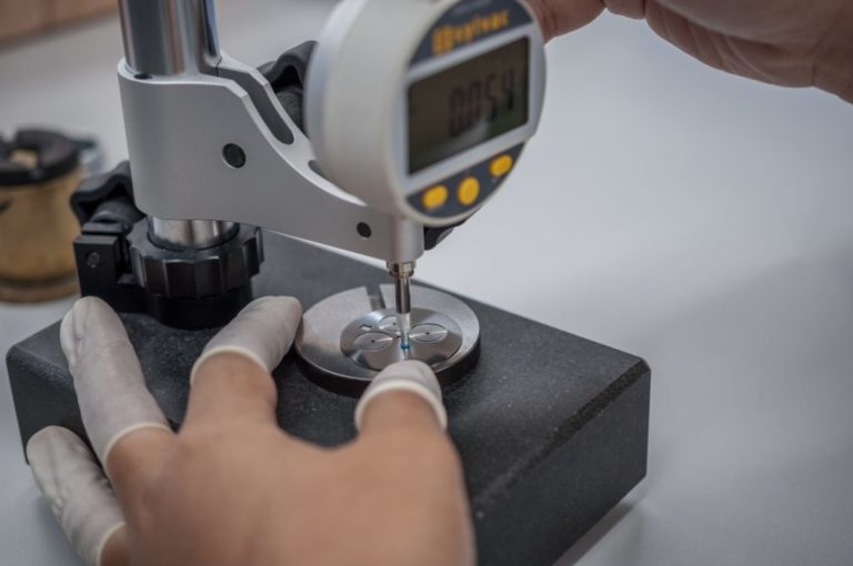 Steinhart Ocean One 42: "Hulk"-Hommage-Uhr im Test