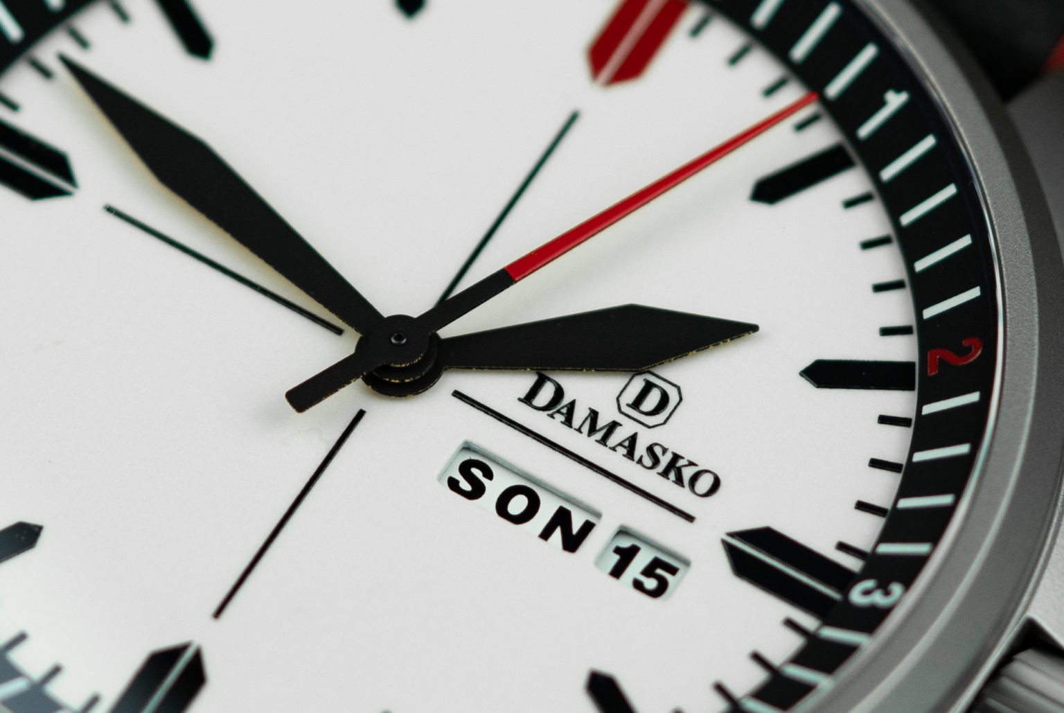 DAMASKO Uhren: Unter dem Radar - DAMASKO DA35 im Test | CHRONONAUTIX ...