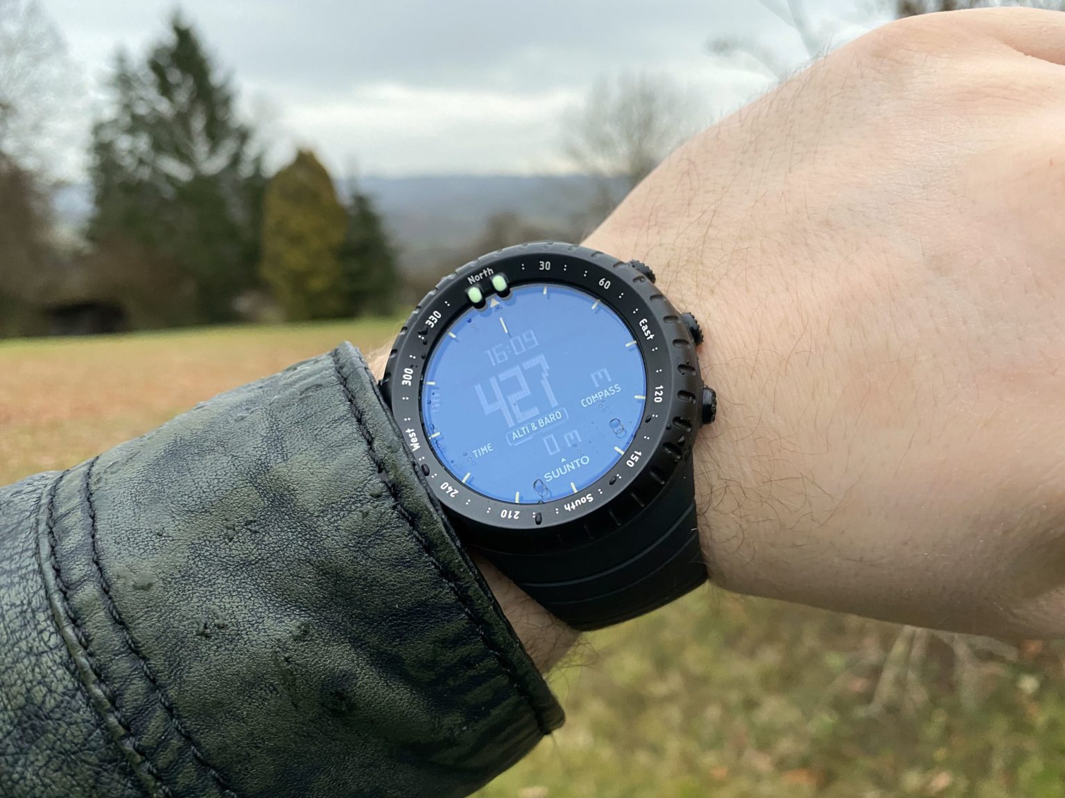 Suunto Core All Black: Uhr für Militär und Outdoor im Test ...