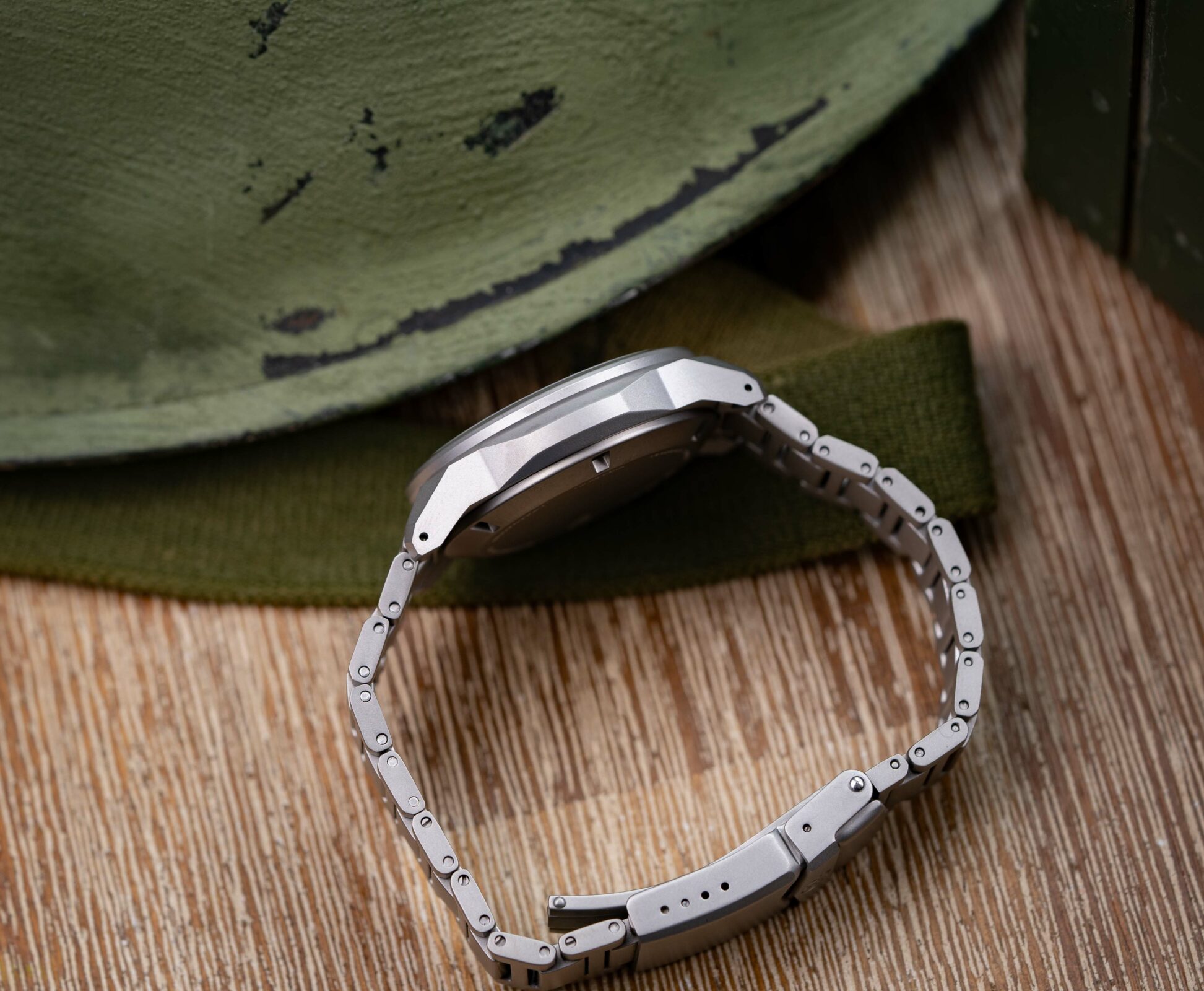 RZE Watches: Resolute Titan-Field Watch im Test