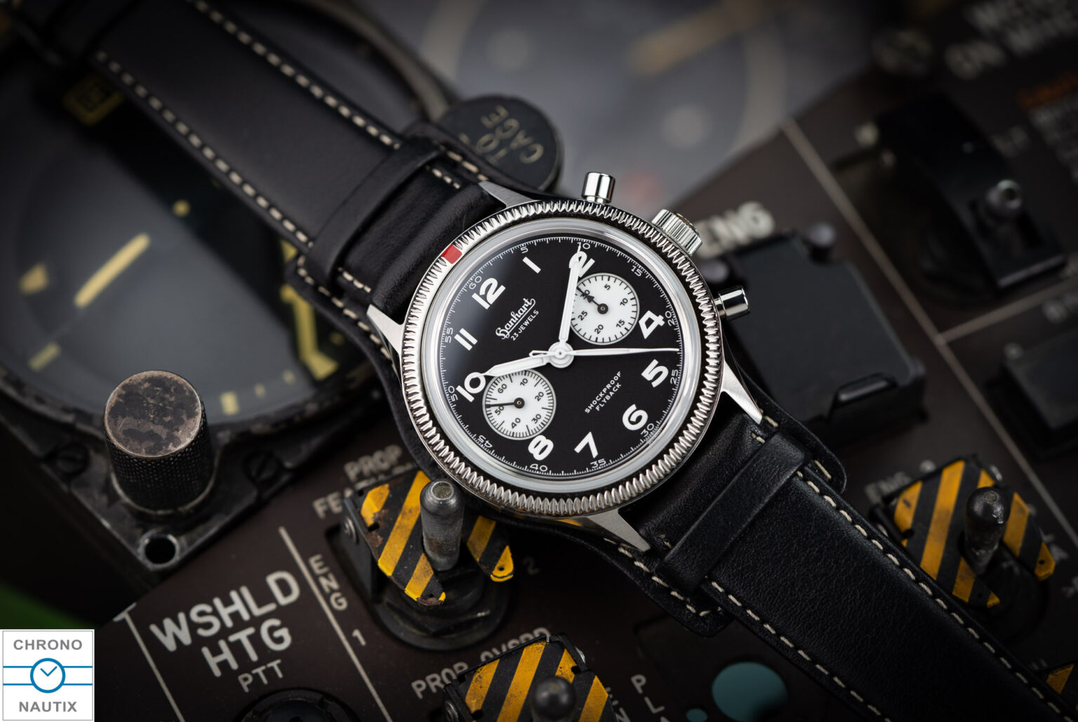 Hanhart 417 ES (Reverse) Panda Flyback: Rückstellung im Fluge ...