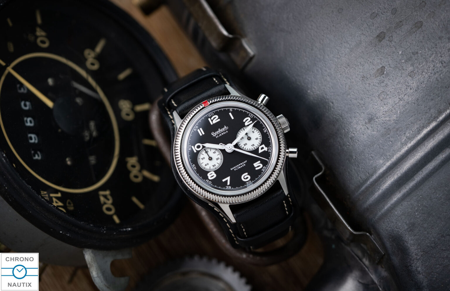 Hanhart 417 ES (Reverse) Panda Flyback: Rückstellung im Fluge ...